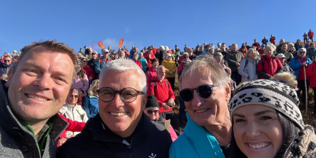 Wandern mit dem Skikaiser 2025: Franz Klammer Wandertag lockte 600 ...